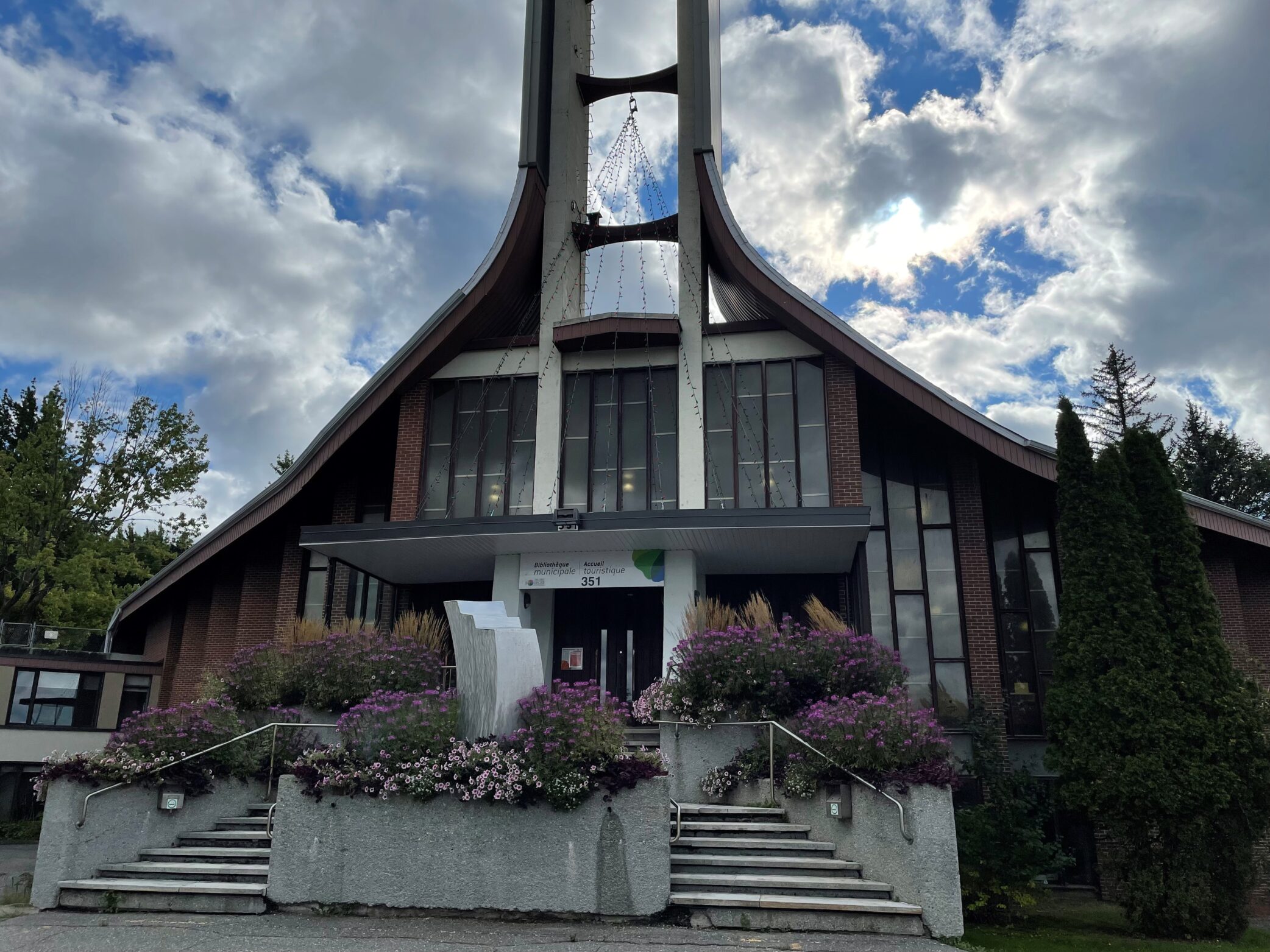 Plus de 68 000$ pour les bibliothèques de Val-des-Sources et Windsor ...